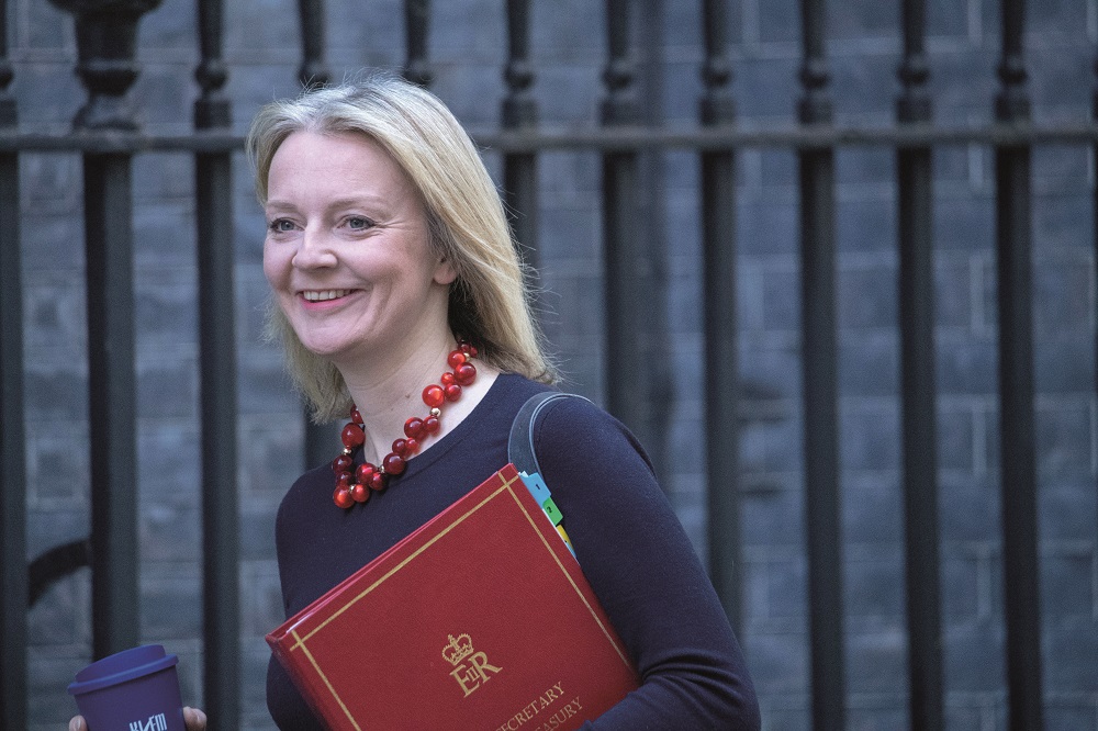 Liz Truss pledges to support farmers with deregulation if elected ...